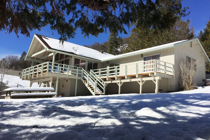 Beautiful Mountain Getaway With Breathtaking View! - Camp Nelson, CA