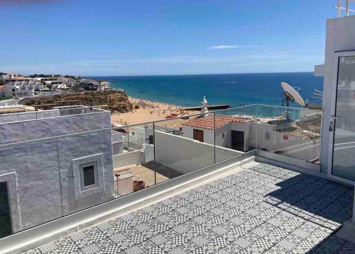 Renovated Beach House With Ocean View - Albufeira