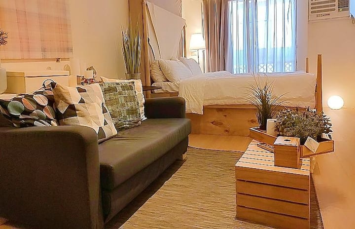 D) Taichungdowntown(mrt/mall/7-11)24-hour Security - China