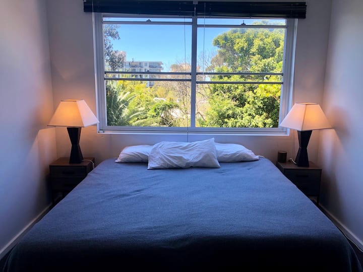 Sunny Two Bedroom Apartment In Bondi - Coogee