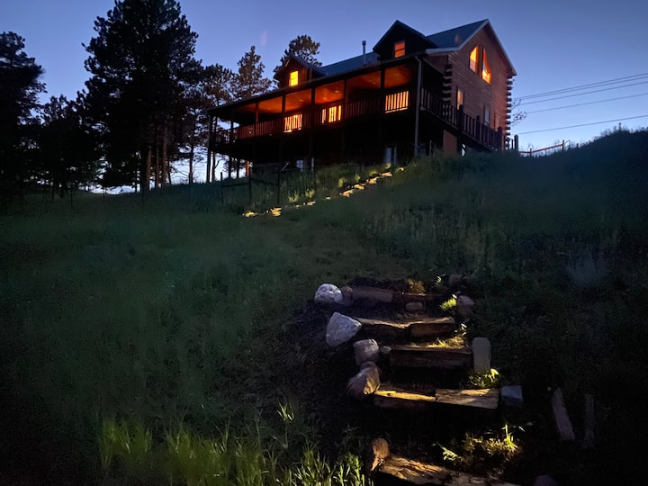 The Sleeping Bear Lodge, Hot Tub/game Room. - Woodland Park, CO