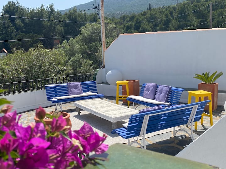Casa-apto Con Amplias Vistas Al Mar Y Jardín. - Cadaqués