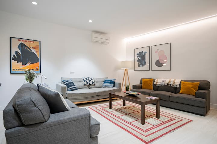 Amazing Big Apartment In Malasaña, Madrid Center - Madrid