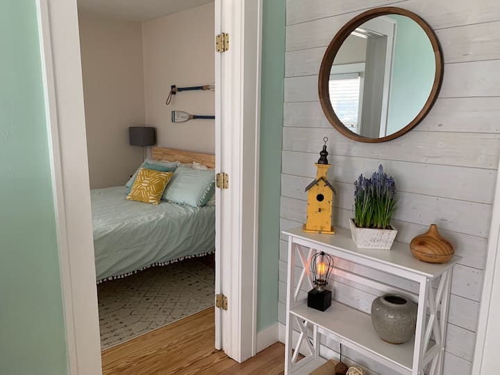 ✦Cozy Bungalow✦ Central Location, 2.4mi To Beach - Michigan City, IN