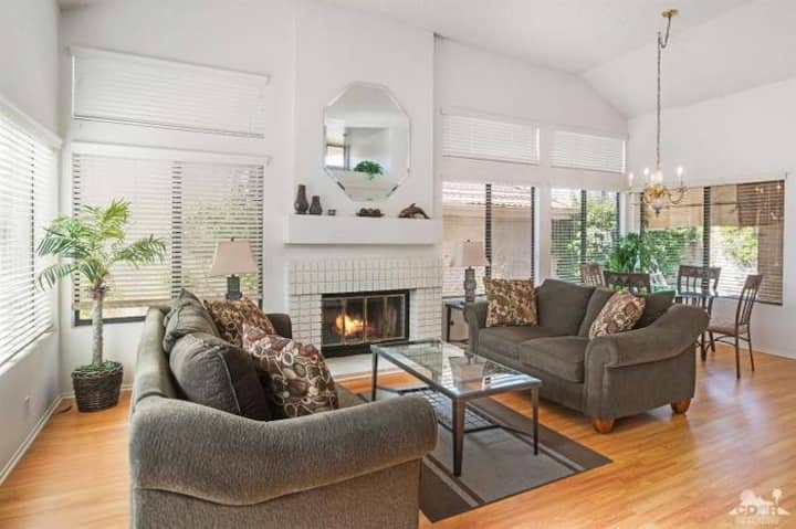 1 Level House In Beautiful, Gated Tennis Resort - Palm Desert, CA