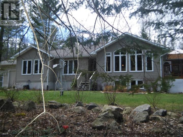 Beyond The Dream - Muskoka Family Cottage - Bracebridge