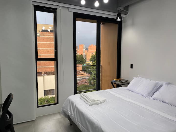 Apartaestudio503 Luxury En Laureles-la 70 C/balcón - Medellín