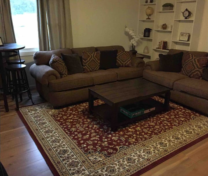 Adirondack Lodging Apt 2 Low Prices @ All Times - Lake Placid, NY