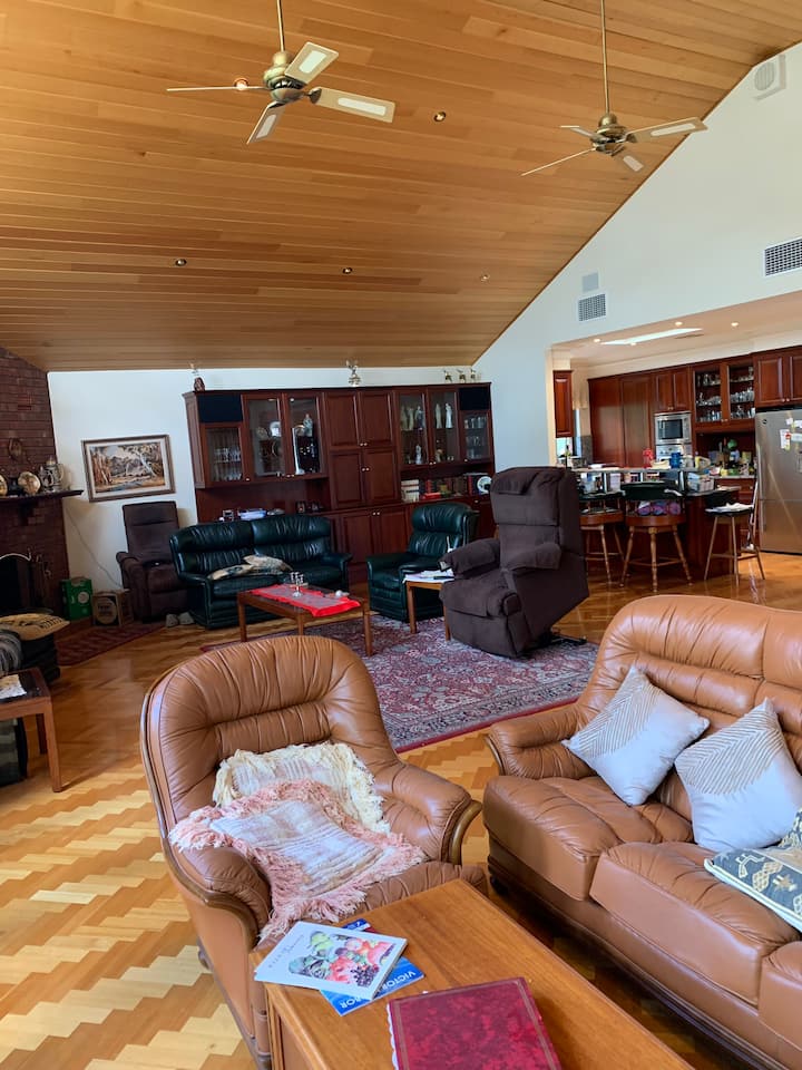 Treetop Serenity - Blackwood