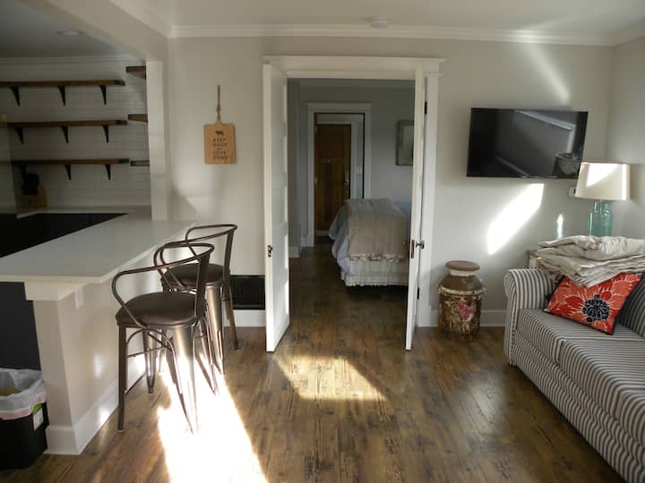 Neighborhood Cottage - Manitou Springs, CO