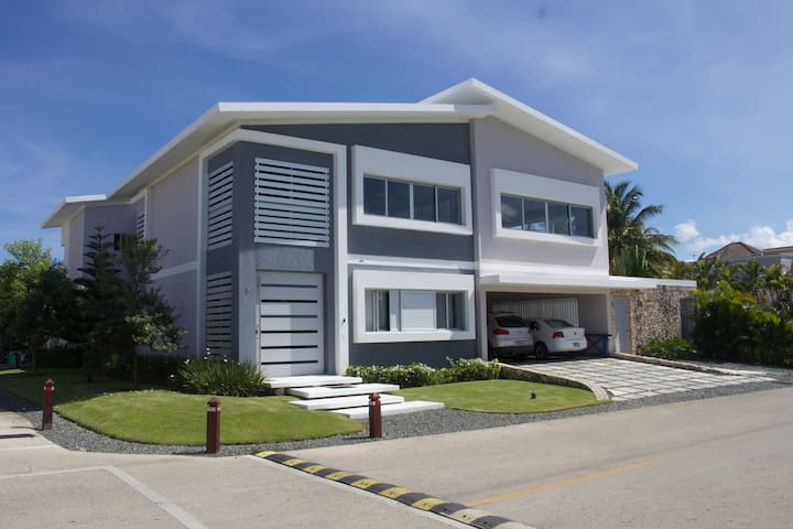 Punta Cana Modern Villa - Punta Cana