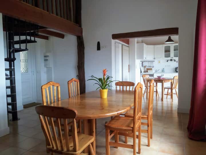 Gîte Rustique: Bien Situé + Superbe Vue - Lodève