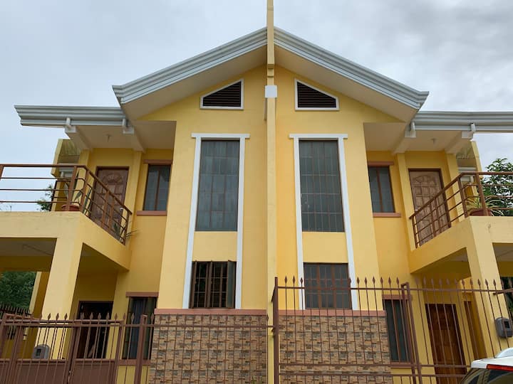 Tagbilaran Uptown Vacay (Unit 2) -