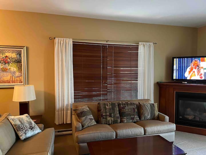 Newly Refreshed 3 Bedroom Condo - Bromont