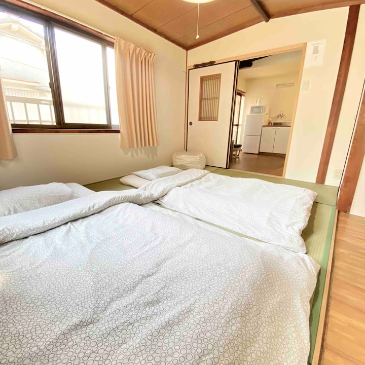 関空＆天王寺直通、難波まで電車4分，昭和古民家改装2階建貸切、畳部屋1dk - Osaka