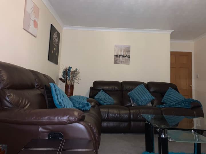 Cheerful Big Room With A Double Bed In A Bungalow - Stirling
