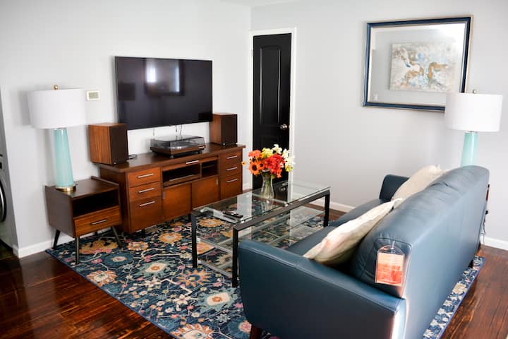 Quiet Heavenly Stay 2 Bd, 1 Bath W Washer & Dryer - Madison, WI
