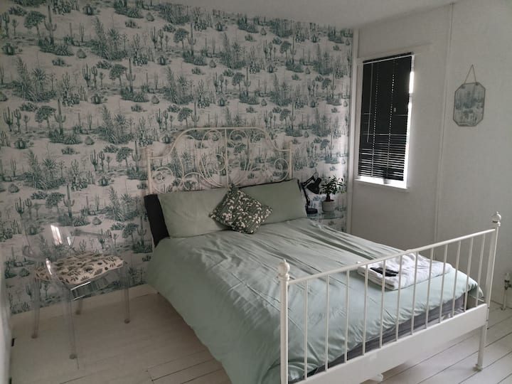 Large Double Room With Large Tv And Netflix - イギリス シェフィールド