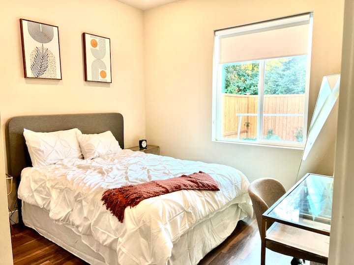 Apartment In Seattle | Work From Home Friendly - 塔克維拉