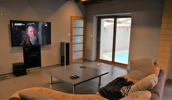 Maison Spacieuse Avec Piscine Chauffée - Frankrijk