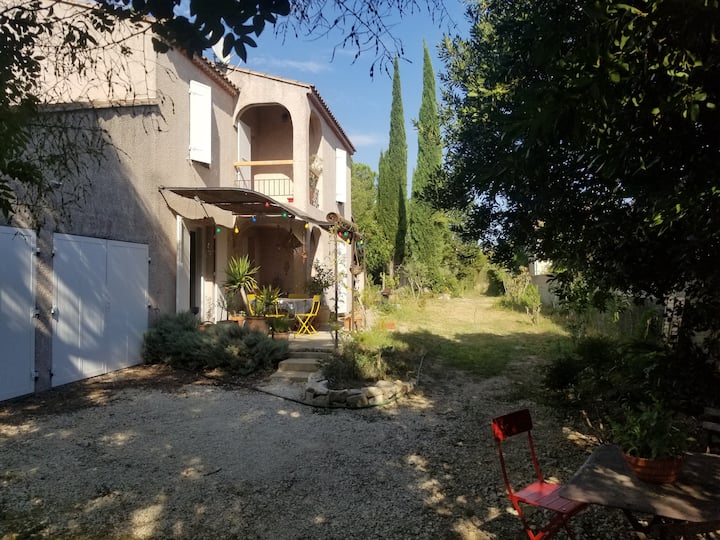 Maison Au Calme Avec Piscine
10 Min Avignon - Villeneuve-lès-Avignon