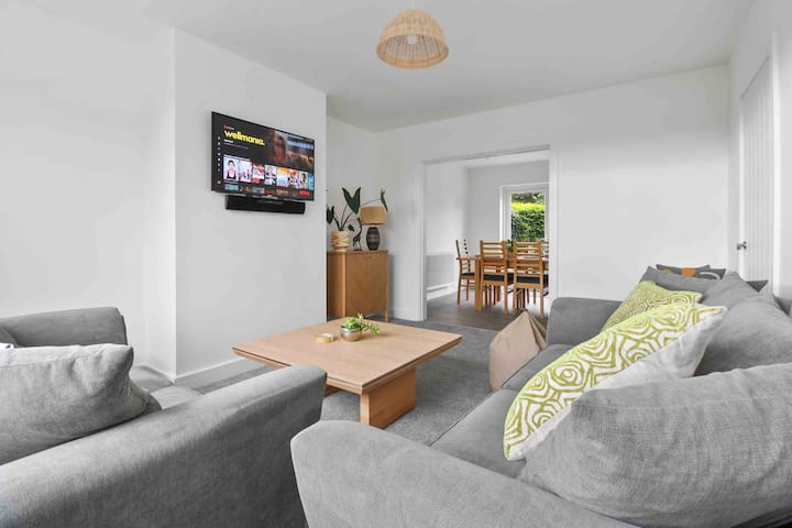 Large Family Home | Sleeps 8 | Cotswolds/stratford - Cotswolds