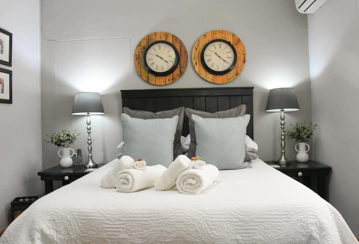 Ons Huisie-two Bedroom Familyunit-no Loadshedding - Beaufort West