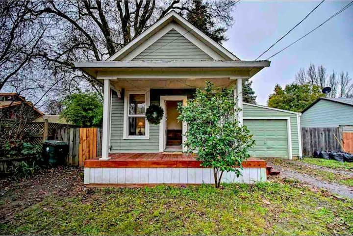 West Side Bungalow - Ukiah, CA