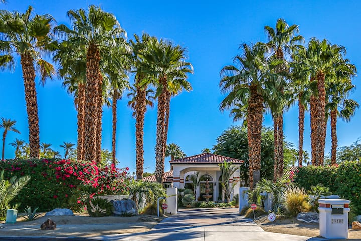Storied Spanish Manor. Bookable On A Limited Basis - Palm Desert, CA