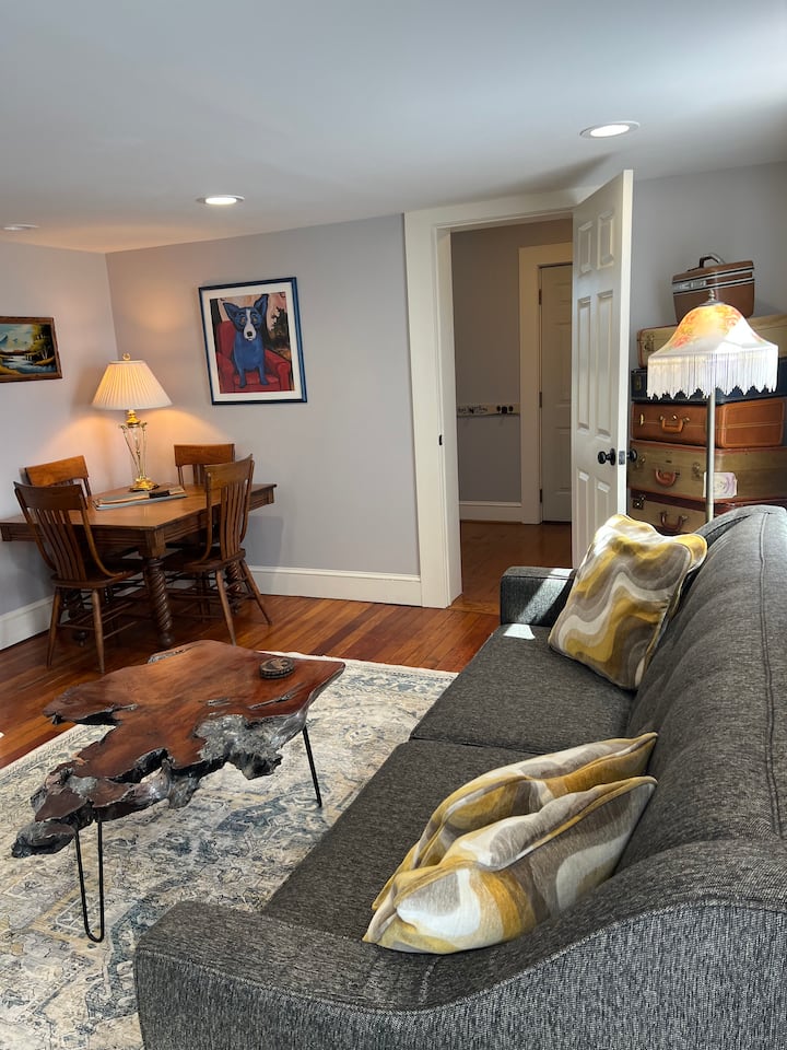 Beautiful Colonial Farmhouse With Private Apt - Port Jervis, NY