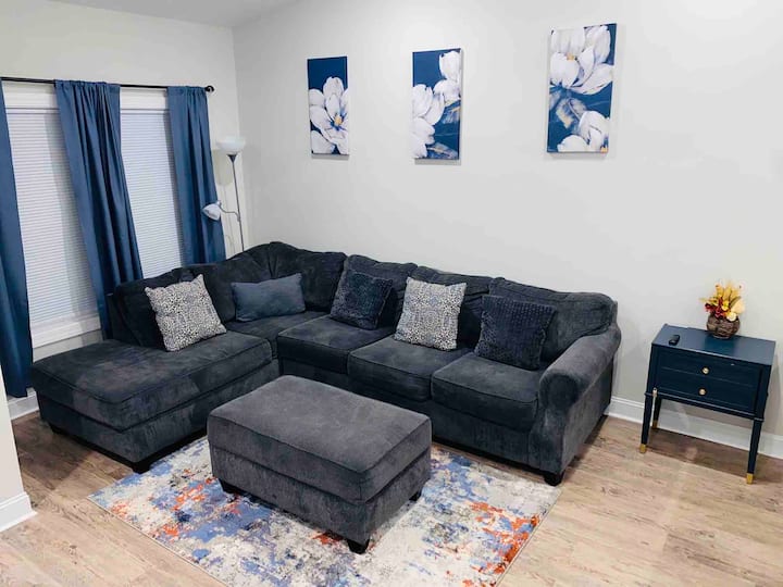 Two Rooms| Private Bath| Brand New Stylish| Pond - Greenville, NC