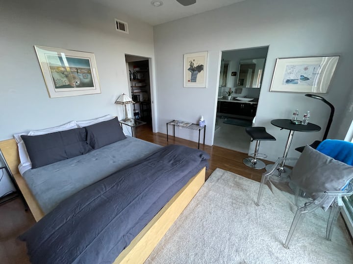 Ocean/mountain/city Views From Bath, Bed Or Patio. - Santa Barbara, CA
