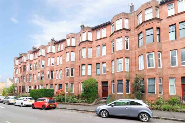 Fantastic Glasgow West End Flat In Ideal Location - Glasgow