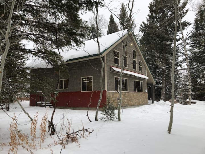 Heated Floors New, Hot Tub Grill Near Yellowstone - Henrys Lake, ID