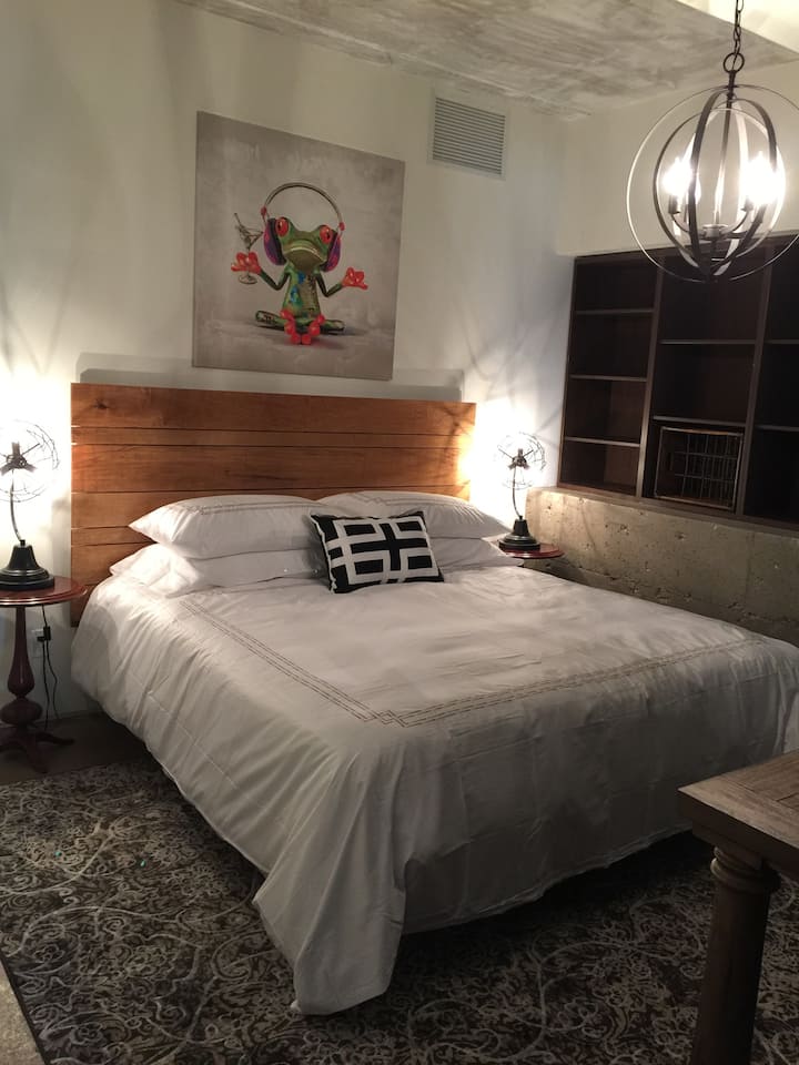 Grape & Wine - Two Bedroom Luxury Suite - ウェランド