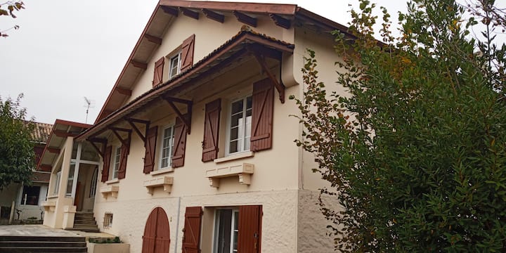 Villa 4 Chambres Avec Jardin En Coeur De Village - Parentis-en-Born