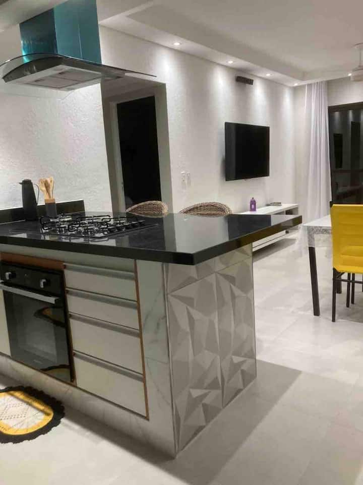 Apto 350m Praia P/8 Pessoas C/ar, Piscina E Wi-fi - Guarujá