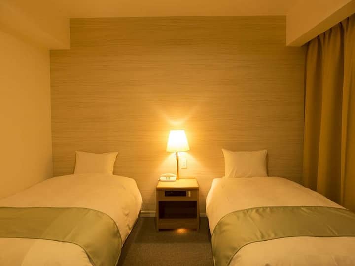 Double Room ★ Free Light Breakfast Service ★ - Ōsaka