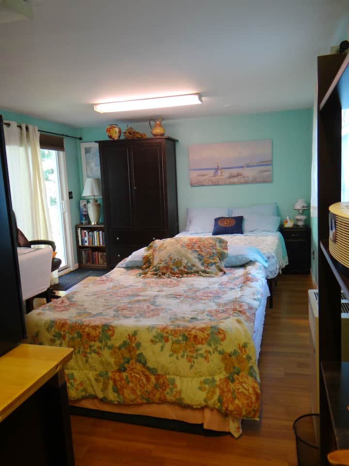 Garden Studio Apartment - Cherry Hill, NJ