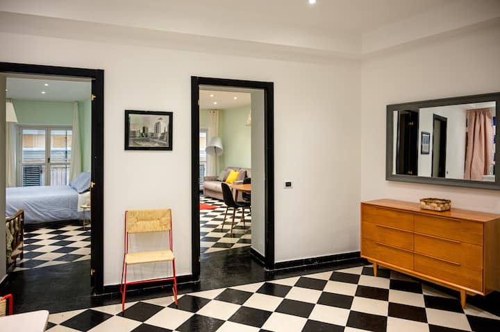 De Ferrari Flat: In The Real City Center. - Genova