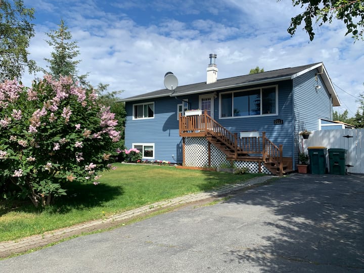Cozy 2 Bedroom For Adventures- Convenient Location - Anchorage
