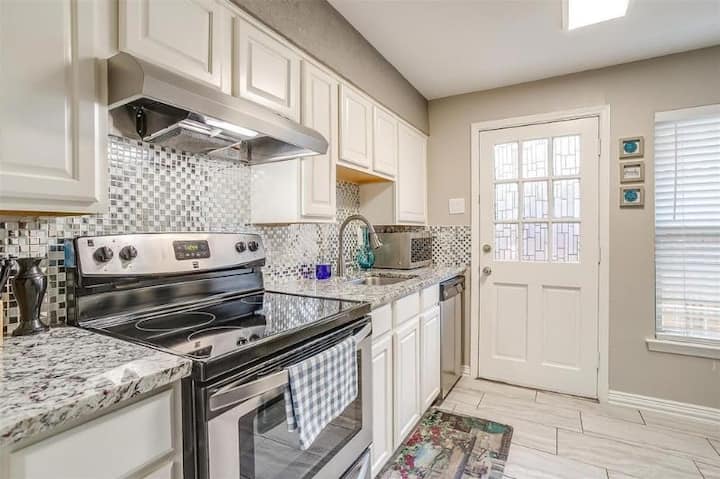 Spacious Preston Hollows Condo - 達拉斯
