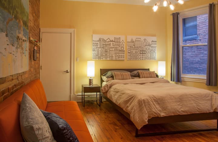 Calm, Cool & Collected Studio | Off Street Parking - Pittsburgh