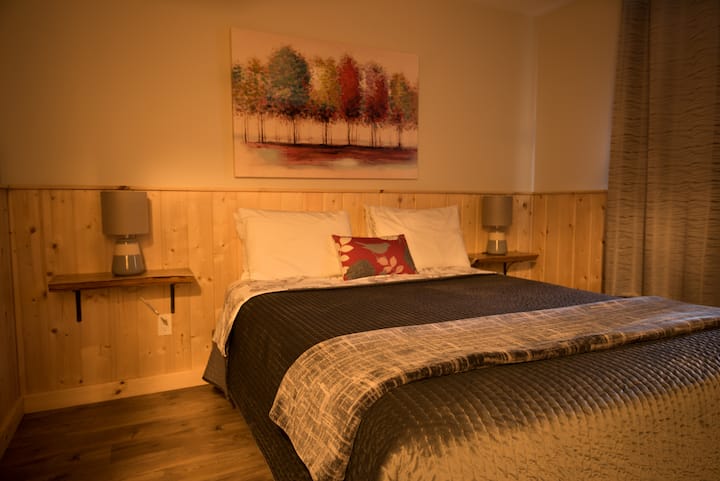 Modern 1 Bedroom Cabin Suite #7 Close To Beaches - Ucluelet