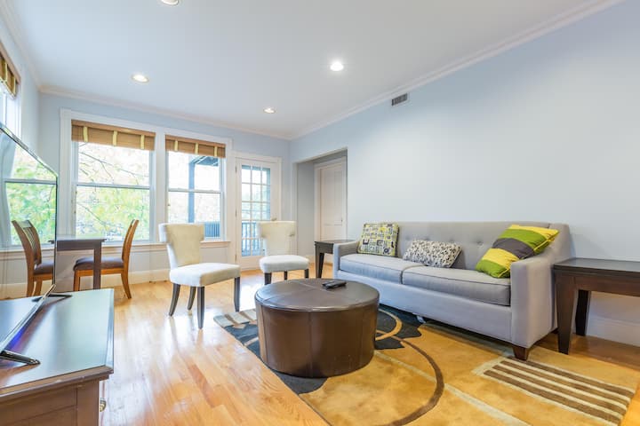 2 Bed 2 Bath W/ Parking Blocks From Harvard - Cambridge, MA