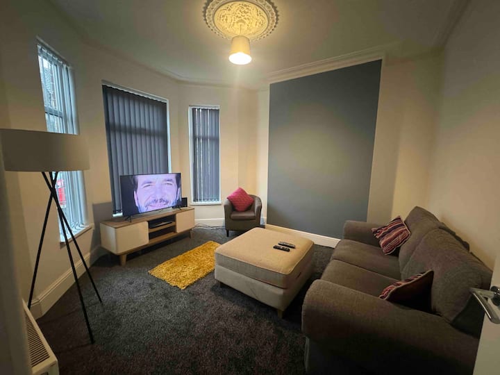 Stunning 4 Bedroom / 8 Pers / 2 Bathroom ! - Hull