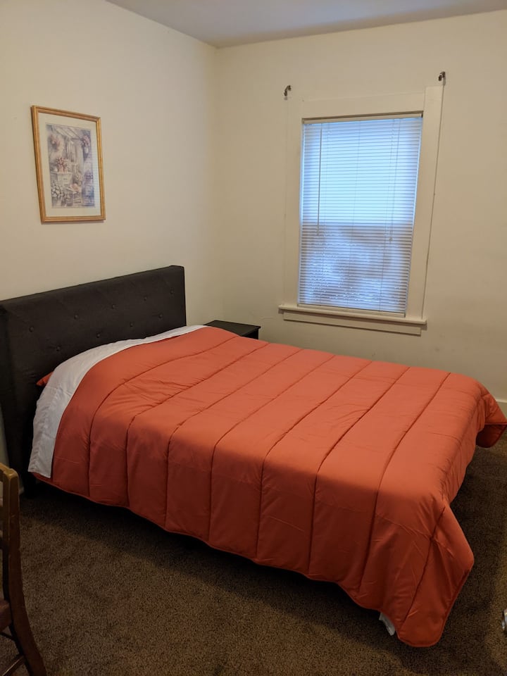 Comfy Room C By Toledo Hospital - Carpeted Room - Toledo, OH
