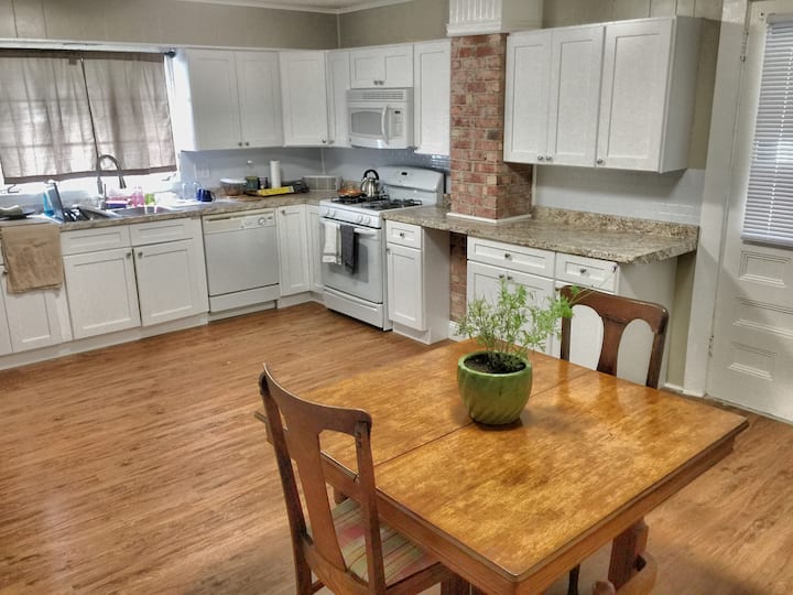 Upscale Stay At Great Location #3 - Syracuse, NY