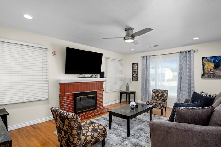 3b/2bth Fab Base To  Nat'l Parks, Easya To Airport - Fresno, CA