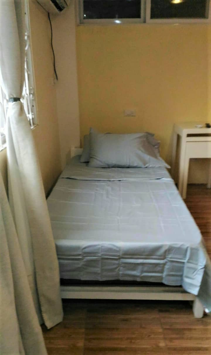 Various-sized Rooms To Fit Your Travel Plans - Iloilo City